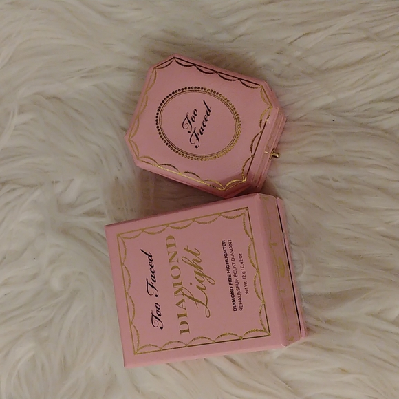 Too Faced | Makeup | Firm Nwt Too Faced Diamond Light Highlighter Fancy ...